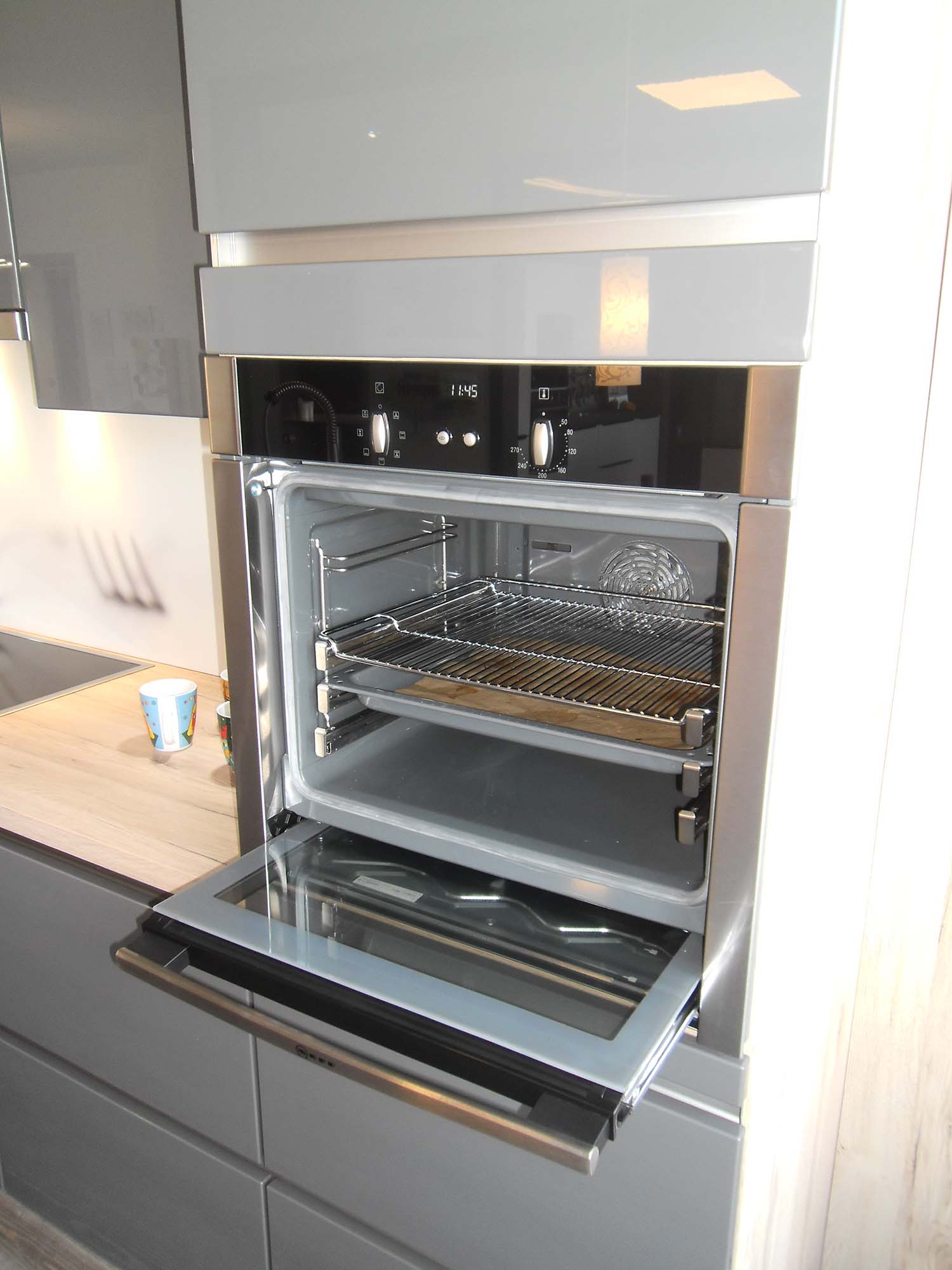 NEFF Hochbaubackofen mit Slide & Hide Türe (versenkbare Türe) - Küche ...